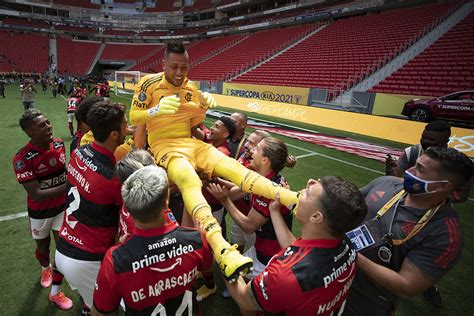 Bicampeão Em Jogo Eletrizante Flamengo Vence Supercopa Sobre O Palmeiras