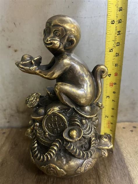 ลิงมหาโชคลาภเงินทองงานทองเหลืองหล่อเก่าโบราณสวยสมบูรณ์สนใจทักแชทได้ค่ะ Ennxo