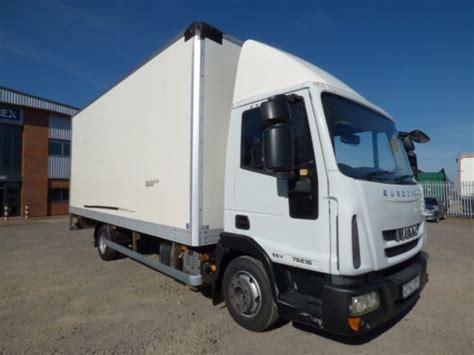 Mau Beli Mobil Box Bekas Cek Dulu Ini Tips Kiat Berbagi