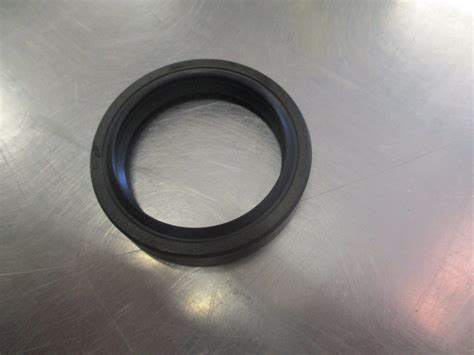 Mitsubishi Triton Genuine Output Shaft Oil Seal New Part Half Price