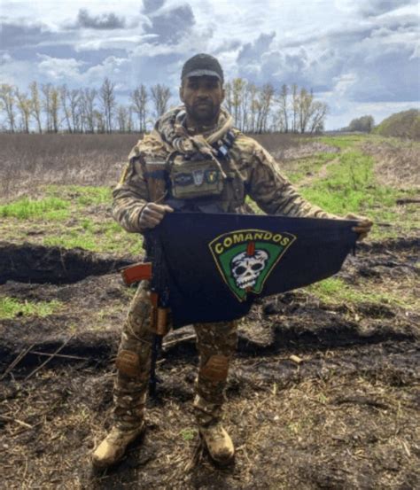 A Sergeant Of The Brazilian Special Forces Is Fighting Against The