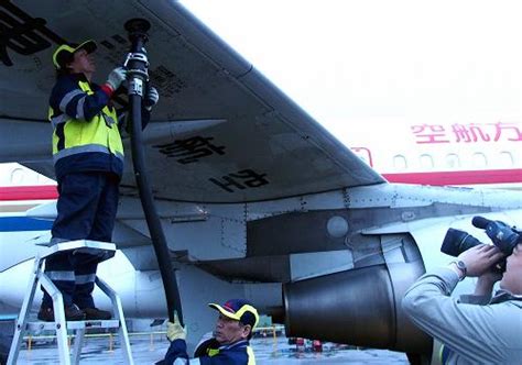 中国首次地沟油转化航空燃油验证试飞获成功