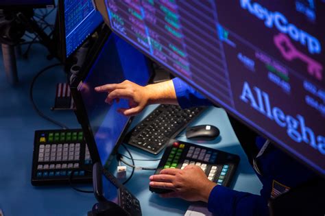 【米国市況】株が反落、決算や統計に失望－136円ちょうど近辺 Bloomberg