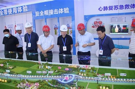 中化学交建集团沿黄高速民兰一标迎来品质工程创建观摩团施工项目设备