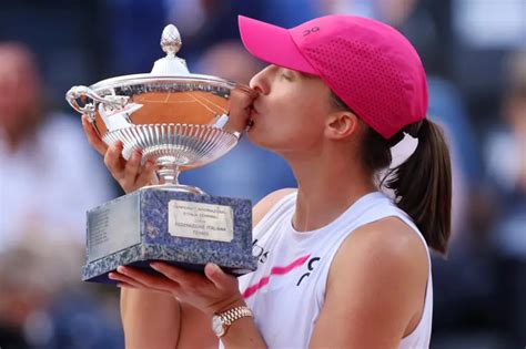 WTA de Rome Iga Swiatek a terrassé Aryna Sabalenka pour remporter le