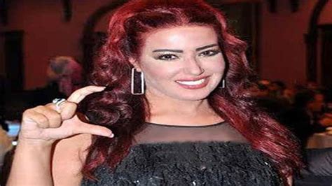 بعد إهانتها له بإيحاء جنسي أحمد سعد يكشف سبب إنفصاله عن سمية الخشاب