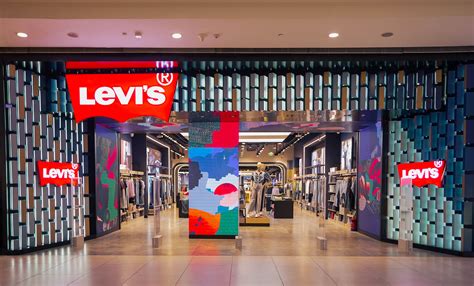 Levis Opens Largest Mall Store Levi Strauss Co Levi Strauss Co