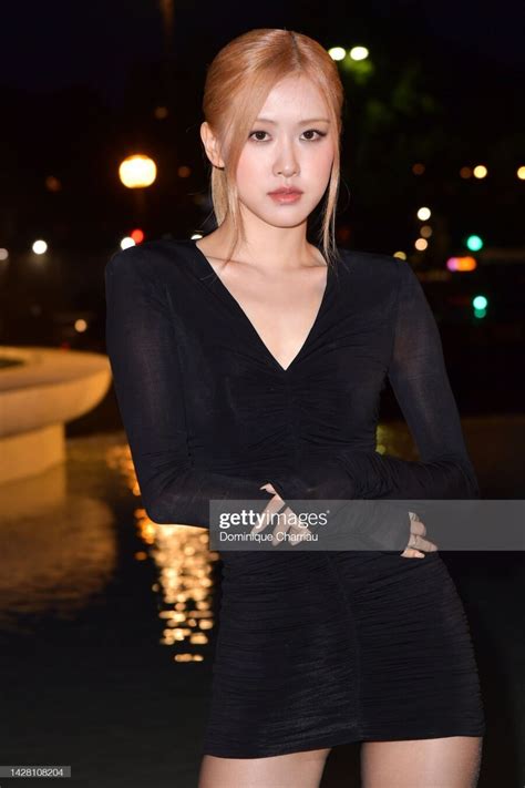 오늘자 생로랑 파리 패션위크 검스 입은 블랙핑크 로제 Mlbpark