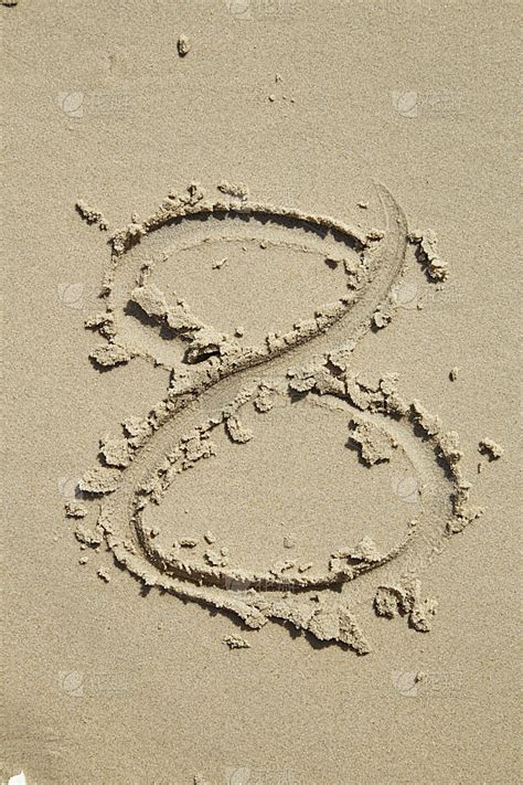 写在沙滩上的数字