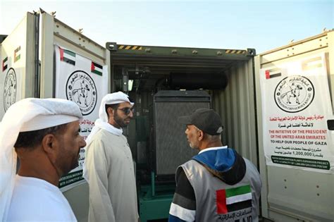 شخبوط بن نهيان يتفقد مستودعات المساعدات الإماراتية لغزة في العريش
