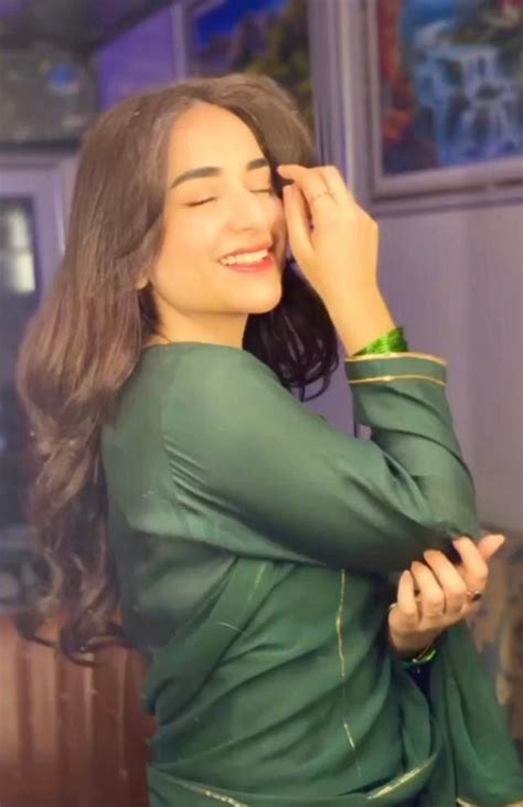 Yumna Zaidi Bottle Green