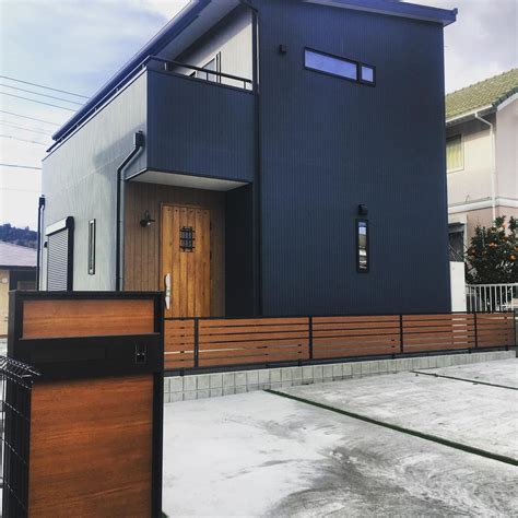 ダークブルーに木目が映えます。 その他施工例は、 Wakouhomestyle から。 外壁 木目 名張市 名張 伊賀市