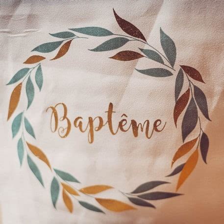 Chemin de table en tissu Baptême Couronne végétale La Boite à Dragées