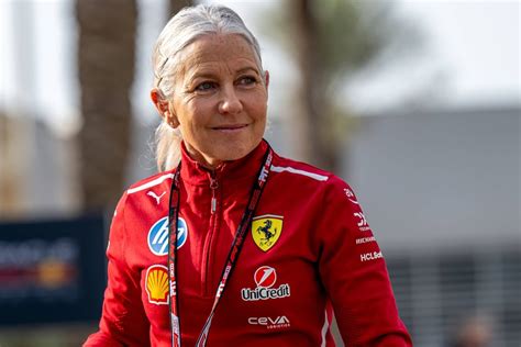Lewis Hamilton F1 il campione del mondo è felice che Angela Cullen