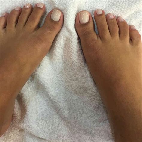 Munik Nuness Feet