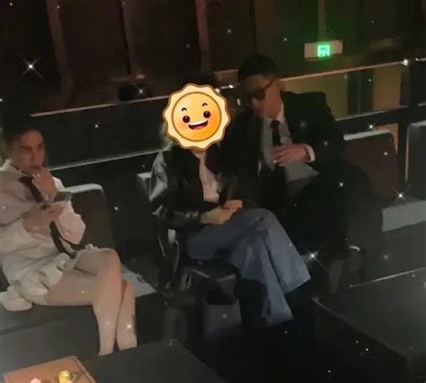 何超蓮竇驍夫妻檔合體放閃闢謠 網民見一個動作估計兩人「好辛苦」 星島日報