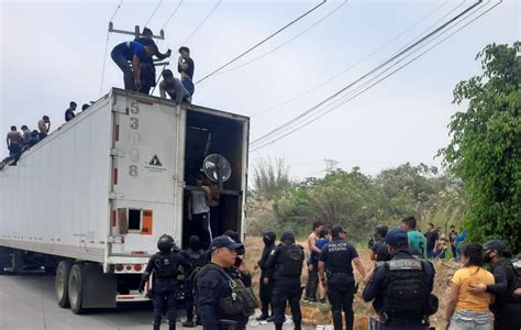 Aseguraron a migrantes que viajaban hacinados dentro de un tráiler en Veracruz Infobae