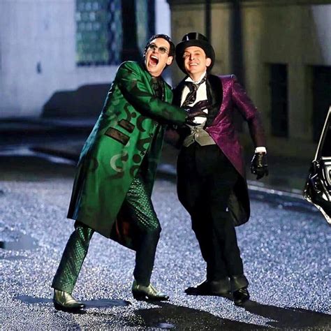 Gotham Riddler Suit Riddler And Penguin Gotham Cast Gotham Behind