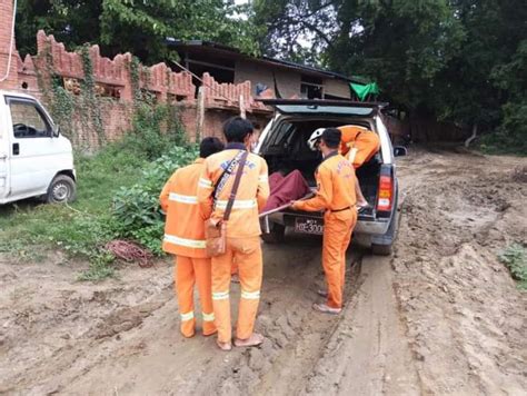 ညောင်ဦးမြို့၌ ဧရာဝတီမြစ်အတွင်း ရေဆင်းချိုးသည် အသက် ၉ နှစ်အရွယ် ကိုရင် ၂