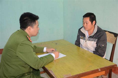 M Em Trai V B Nh C N Chuy N N C Trong B A R U