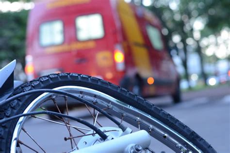 Mulher Fica Ferida Após Queda De Motocicleta Em Serra Talhada