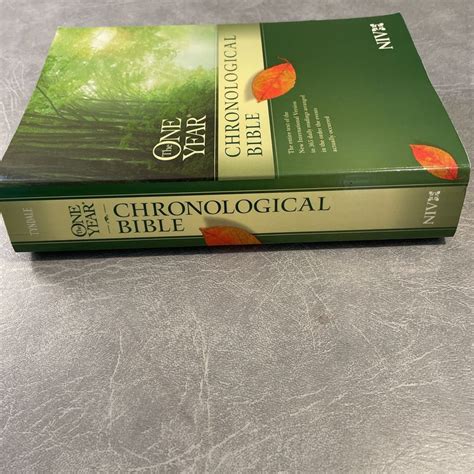 The One Year Chronological Bible By Tyndale House Publishers Staff