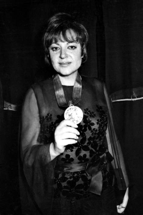 Muere Régine La Reina De La Noche A Los 92 Años