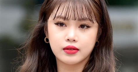 Md화보 오버립이란 이런 것여자아이들 수진 입술 넘치게 바른 립스틱