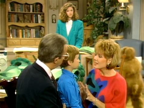 ALF Reviews It Isnt Easy Bein Green Season Episode Noiseless Chatter