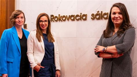 Programové vyhlásenie vlády na tému rovnosti zabudlo ženy sú pre vládu Roberta Fica neviditeľné