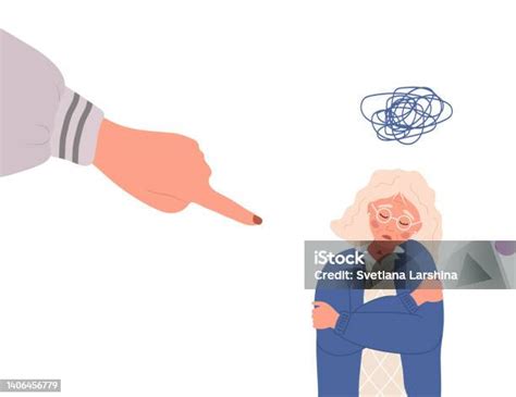사회적 괴롭힘 슬픈 노인 여성을 가리키는 손가락 우울한 노인 아가씨가 자신을 껴안고 있습니다 사회의 폭력 플랫 만화 스타일의