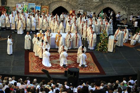 Ordination 2009 Palais Des Papes AVIGNON FR84 Jean Louis