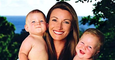 Jane Seymour A Montré Ses Fils Jumeaux Qui Sont Maintenant Plus Grands