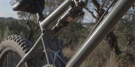 Fingers Crossed BMX de doble suspensión revolucionaria