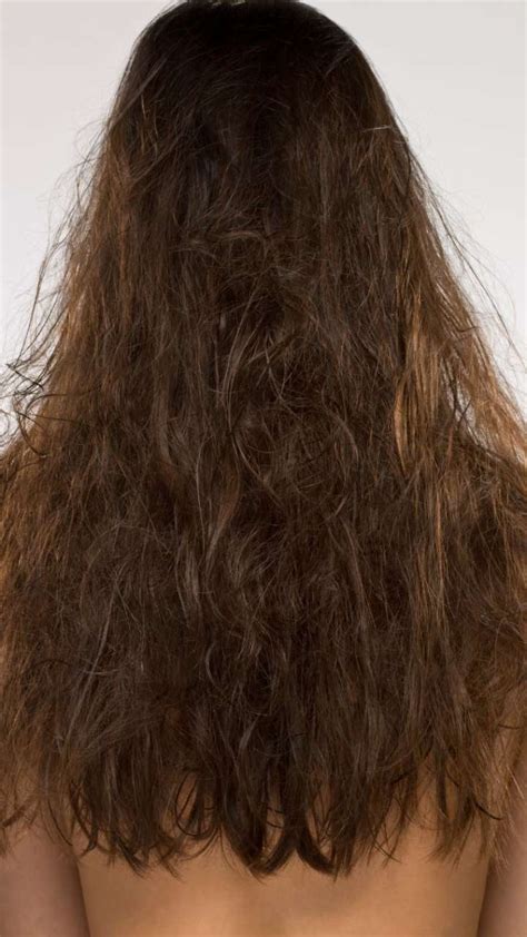Right Ways To Prevent Hair From Getting Frizzy