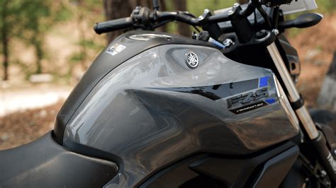 Yamaha Fzs V3 Deluxe Review Reliable With 10 Year Fi Warranty