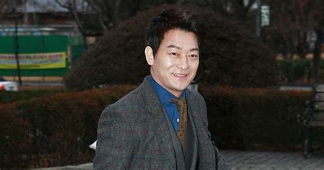 포토 조성하 이렇게 멋진 중년 흔치 않아