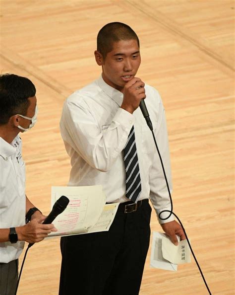 選手宣誓の高知中央・西岡主将「やっぱり持っているなと思います」「熱くなるような宣誓をしたい」野球デイリースポーツ Online