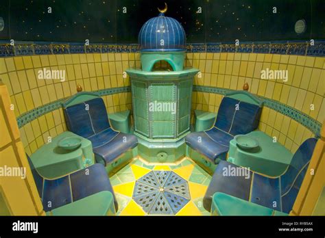 Brd Hessen Wiesbaden Rasul Raum In Der Kaiser Friedrich Therme Stock