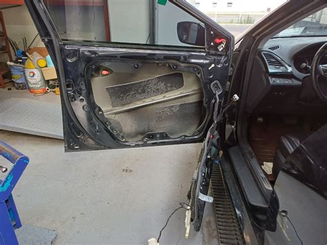 그랜저hg 자동차 문 잠금장치 작동 안됨 Hg 그랜저 차 문이 잠기지 않거나 열리지 않음 자동차 문 잠금장치 고장 수리 차 문이 잠겨서 열리지 않는 고장 수리자동차