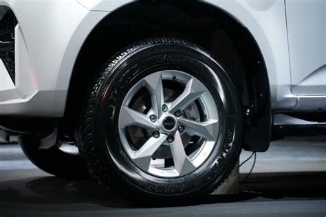 New Isuzu Mu X Active