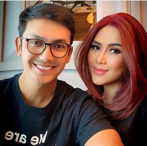 Akui Pisah Ranjang Ini 7 Potret Lala Istri Gunawan Sudrajat Awet Muda Di Usia Ke 52