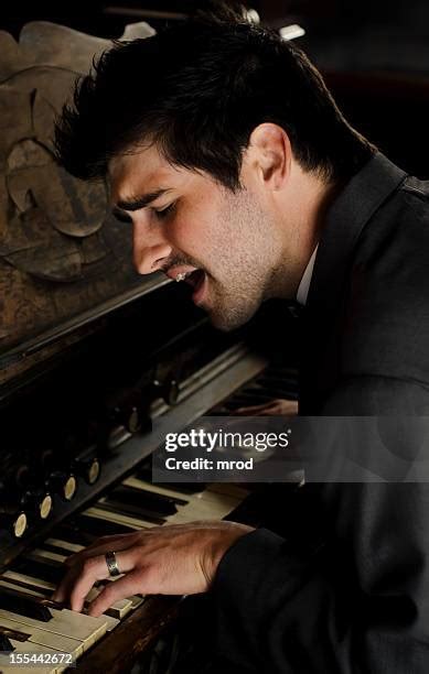 Man Singing Side View Photos And Premium High Res Pictures Getty Images