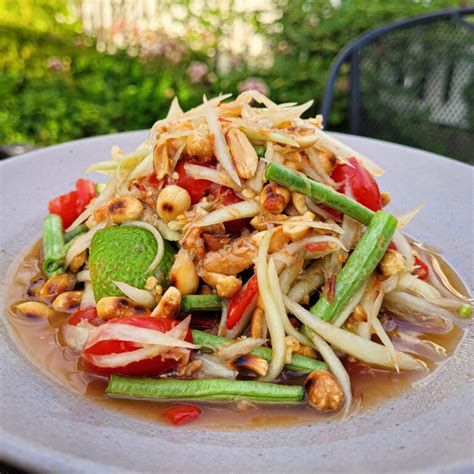 Green Papaya Salad Som Tam สมตำ Ian Benites