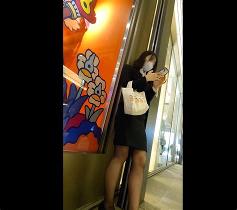 黒ストだけでもエロいのにスカートの中は生pでもう最高でした