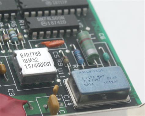 Teardown Of A Quartz Crystal Oscillator And The Tiny Ic Inside