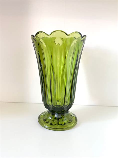 Vintage Green Ribbed Glass Vase Antique Scalloped Edge Vase Retro