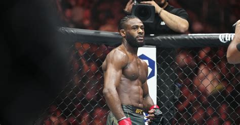 Aljamain Sterling envoie un message à Dana White Encore une fois je