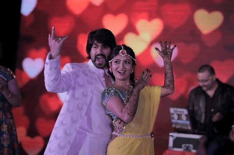 Yash And Radhika Pandits Mehndi Ceremony Photosimagesgallery 54754