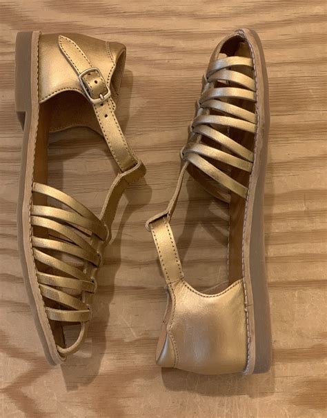 Pom Dapi Pily Sandal Lam Dore Paper Planes